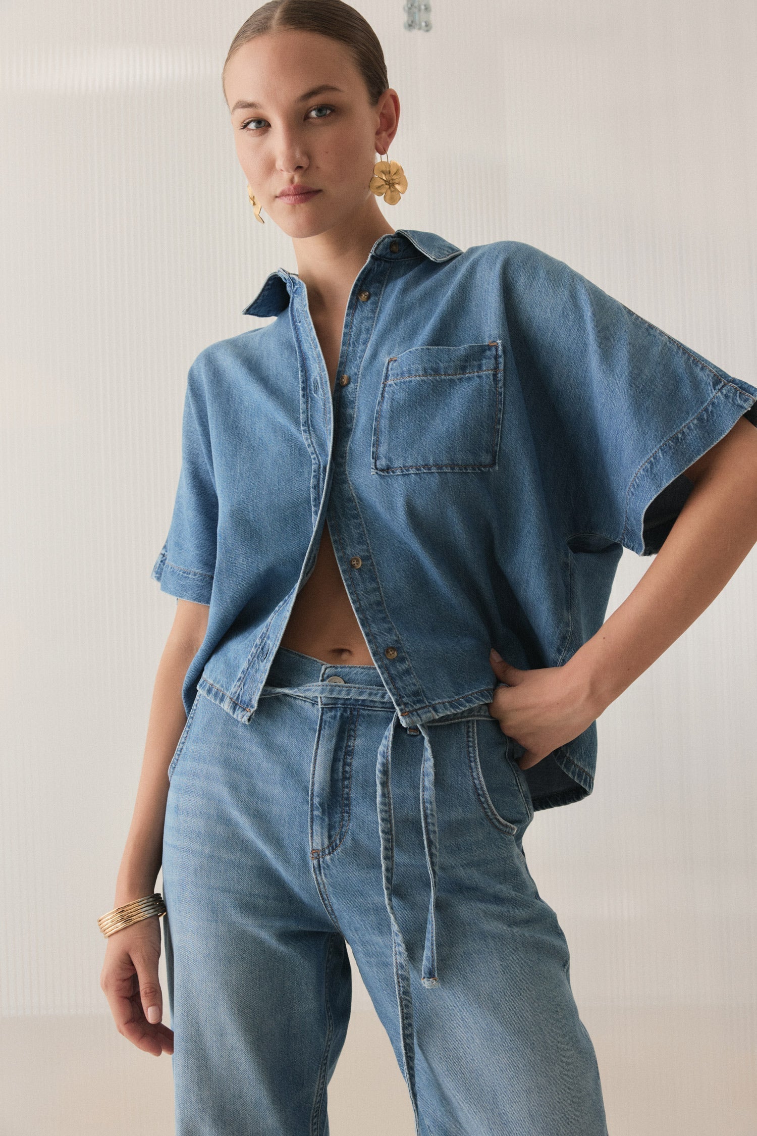 Der perfekte Jeans-Look für den Frühling – Blue Fire Co.